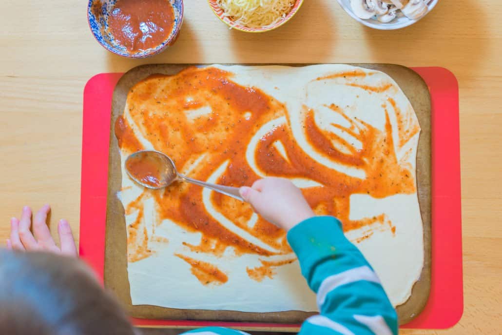 Kochen mit Kindern - Unser Lieblings-Pizzateig * Tagaustagein